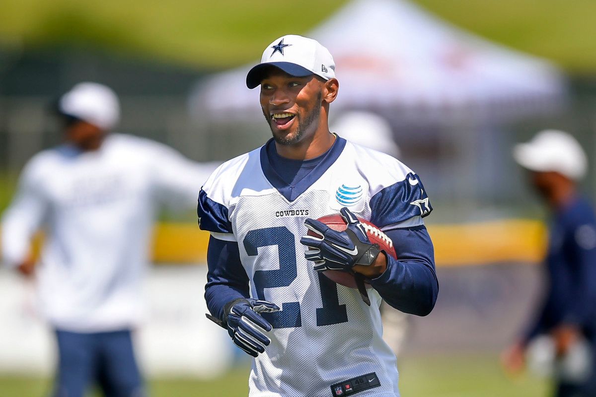 McFadden finally taking handoffs 2 weeks into Cowboys' camp - Sports ...
