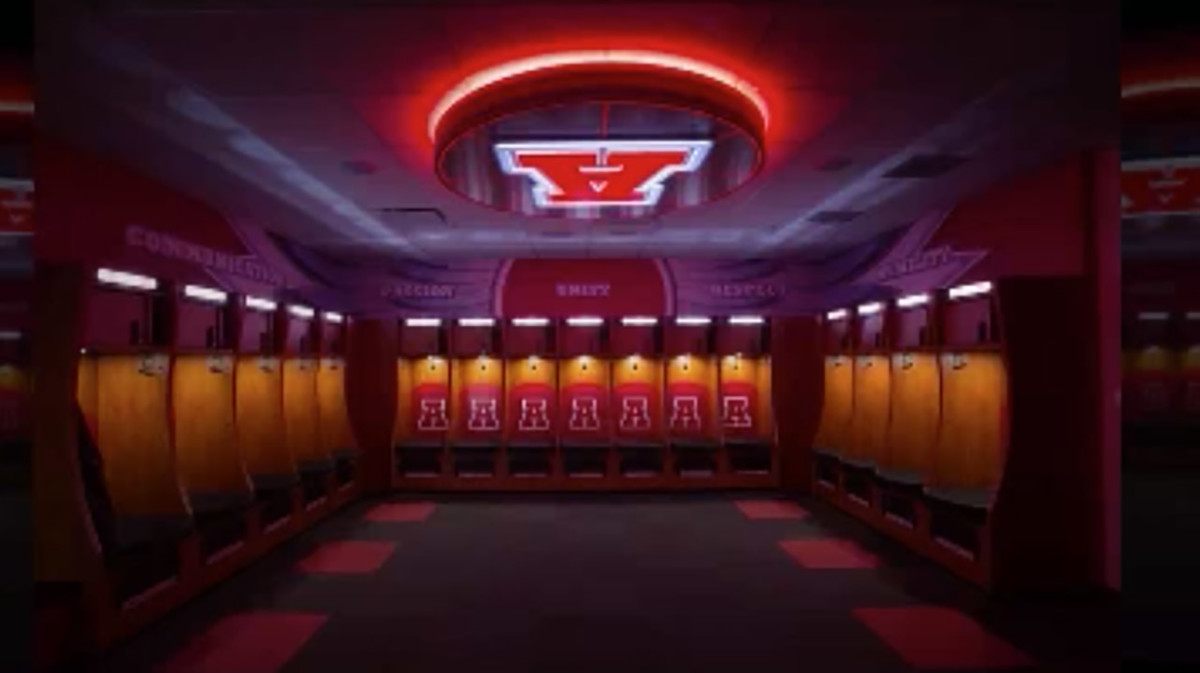 Wisconsin high school unveils $662,000 locker room renovations - Sports ...