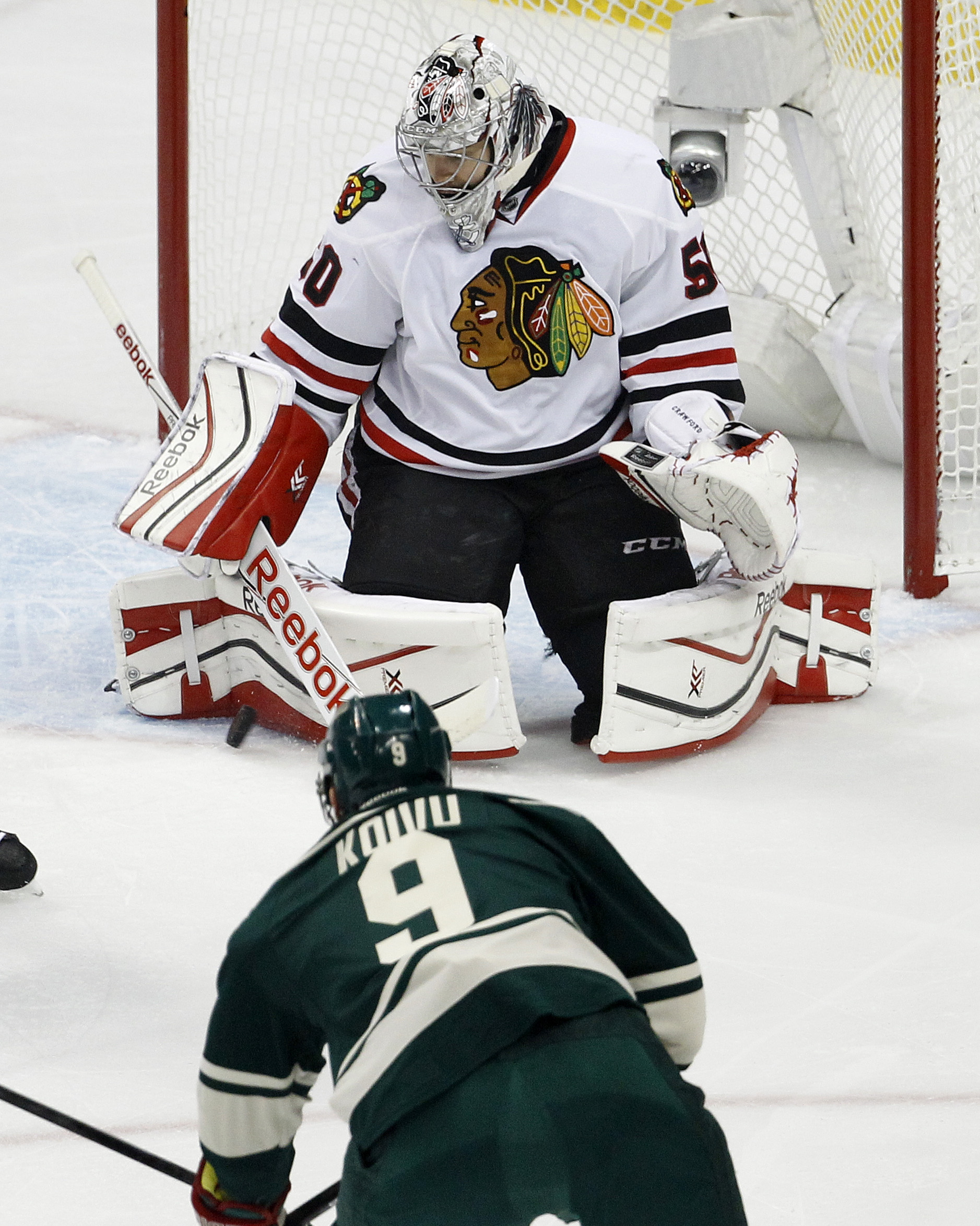 Blackhawks hang on for 4-3 win over Wild to sweep series - Sports ...