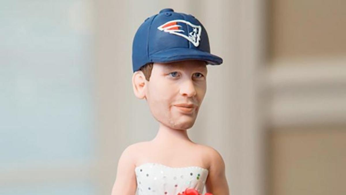 Deflategate groom's cake features Tom Brady in wedding dress - Sports ...