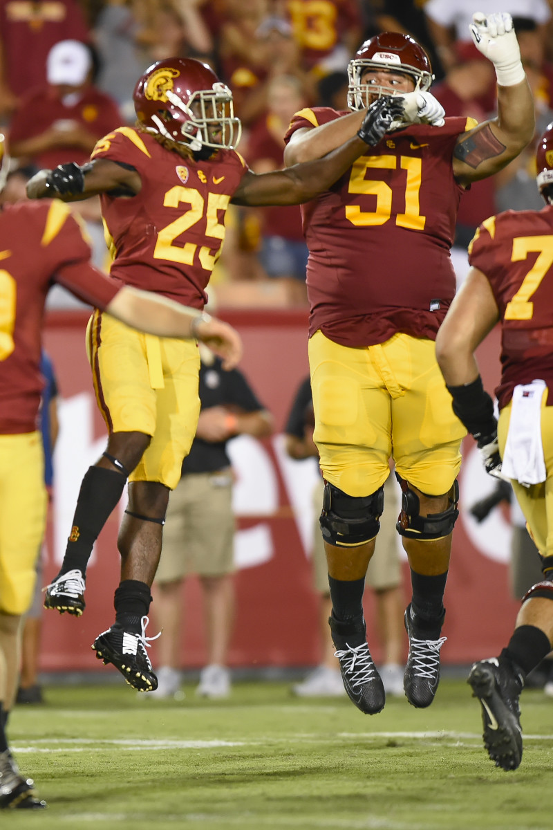 Blind long-snapper Jake Olson joins practice with No. 6 USC - Sports ...