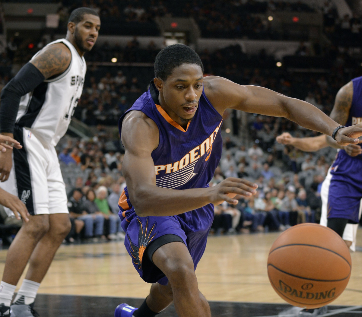 Morris helps Suns rout Spurs 104-84 - Sports Illustrated