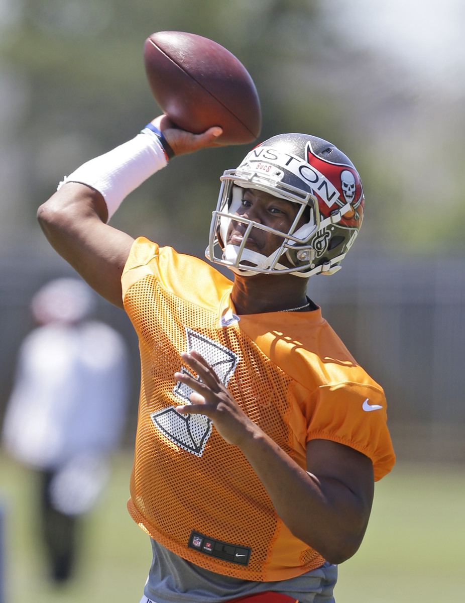 Winston greets teammates to Buccaneers rookie minicamp - Sports Illustrated