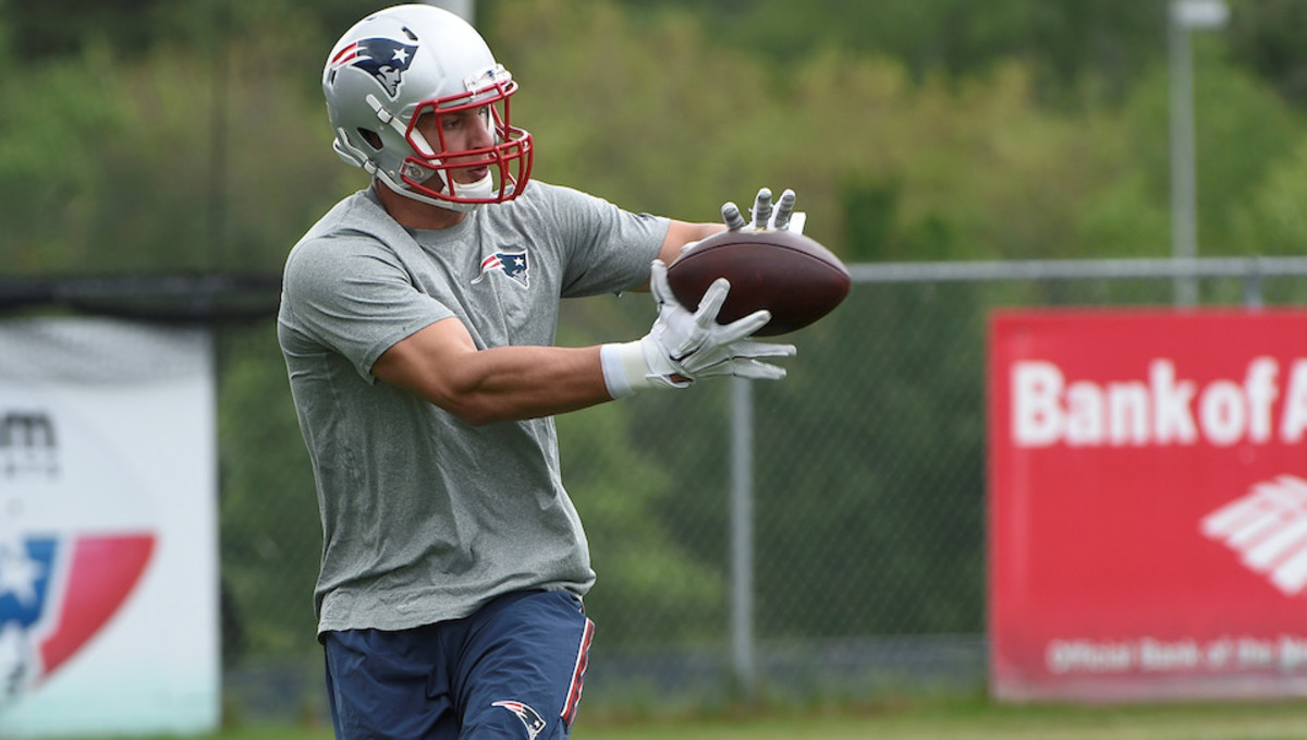 SI Now interview with Rob Gronkowski: All five brothers sleep together ...