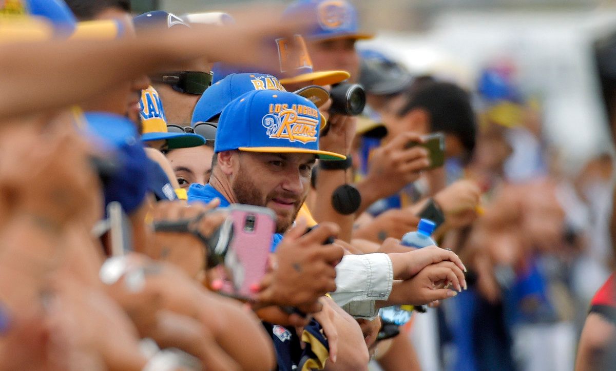 LA Rams greats line up to cheer their team on the West Coast - Sports ...