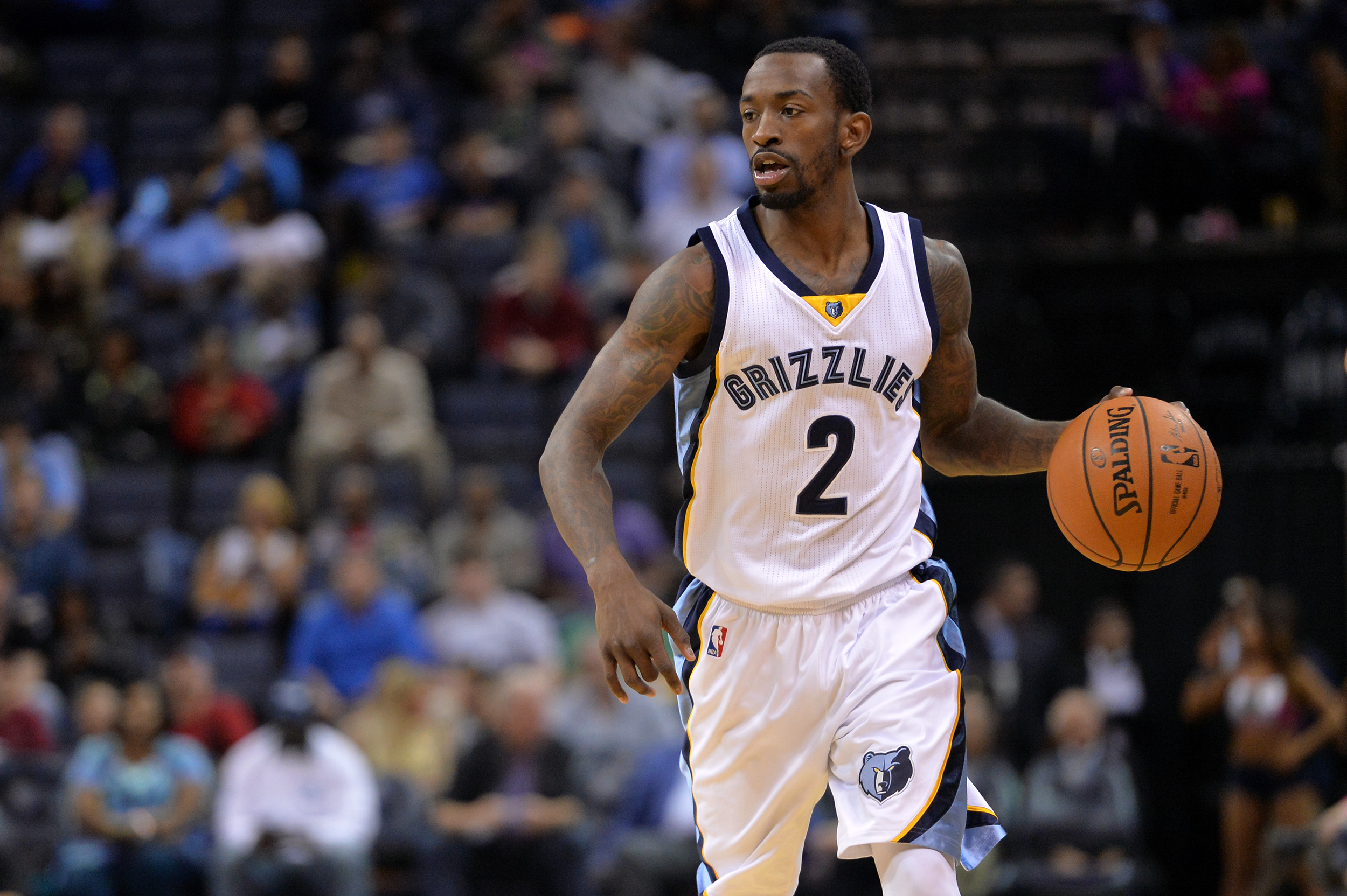 Memphis Grizzlies waive Russ Smith, sign Ryan Hollins to roster ...