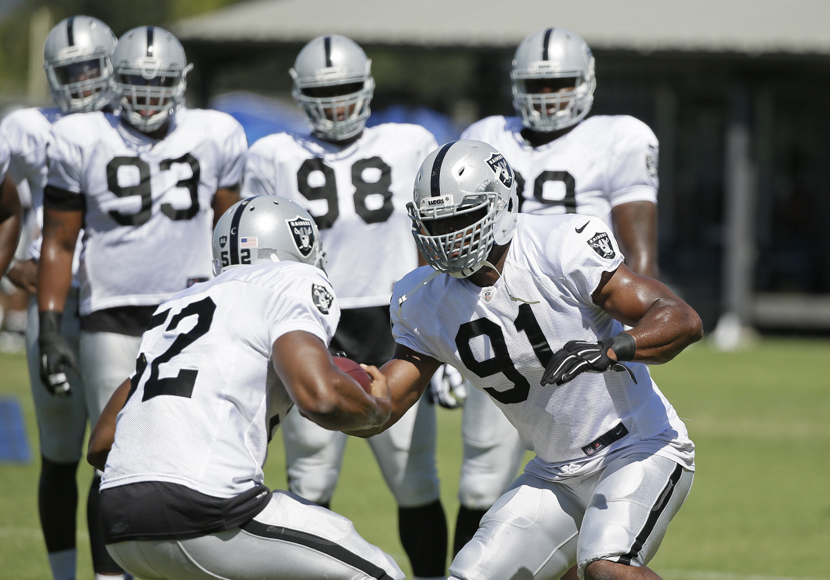 Raiders LB Mack looks to build on big rookie season - Sports Illustrated