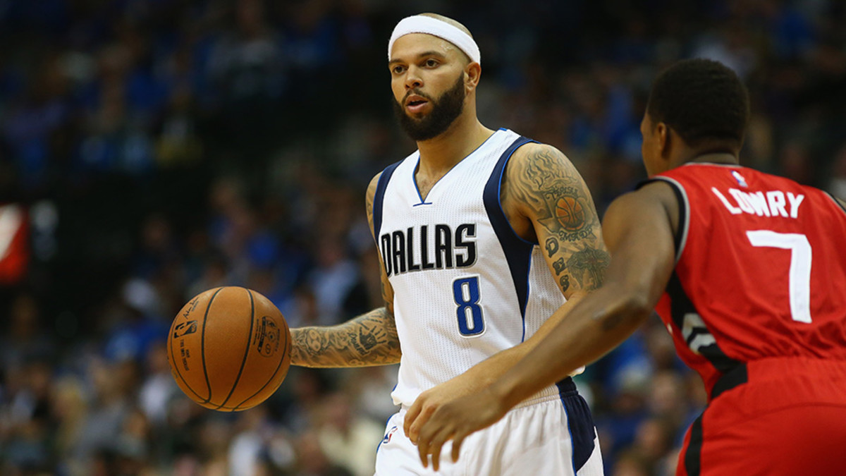 Deron Williams extends basketball life as role player with Mavs ...