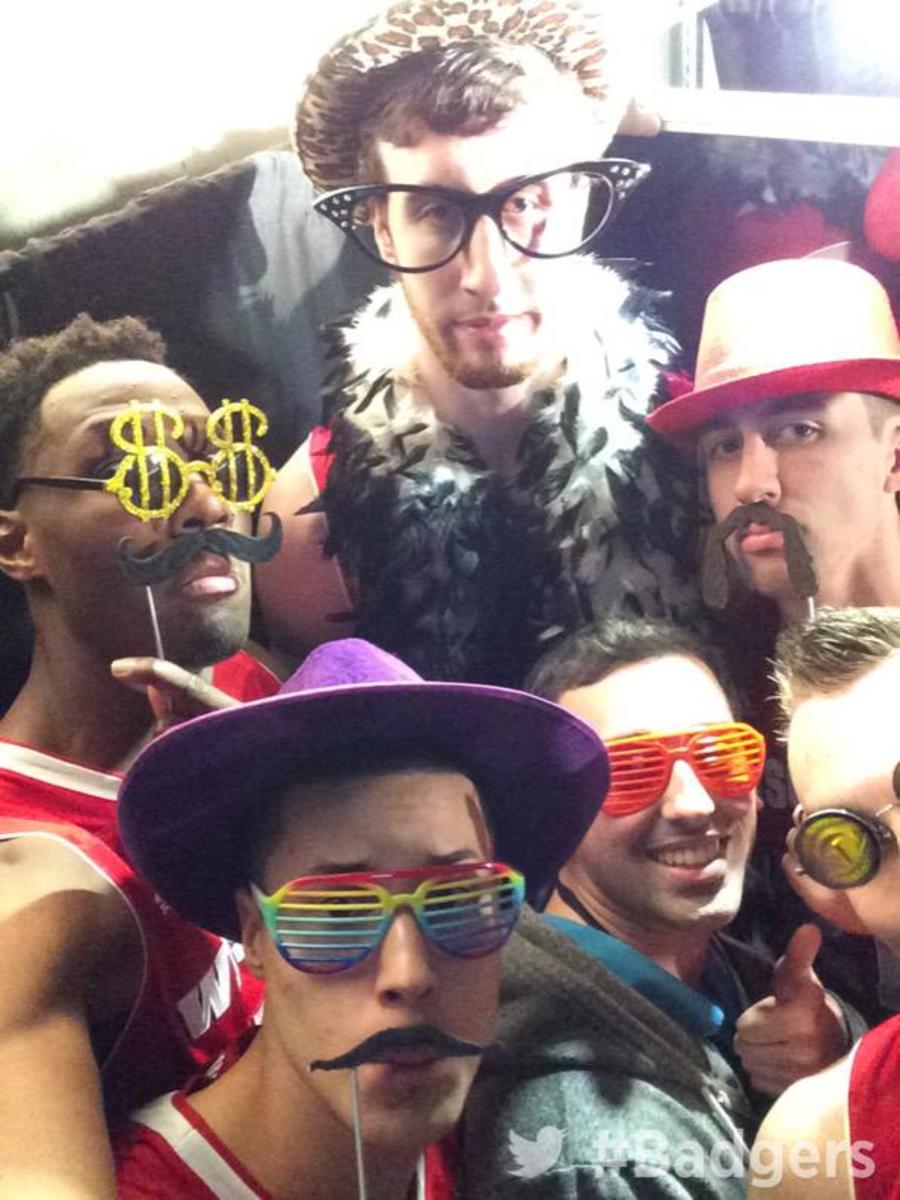 Final Four: Kentucky, Wisconsin players pose in photo booth - Sports ...