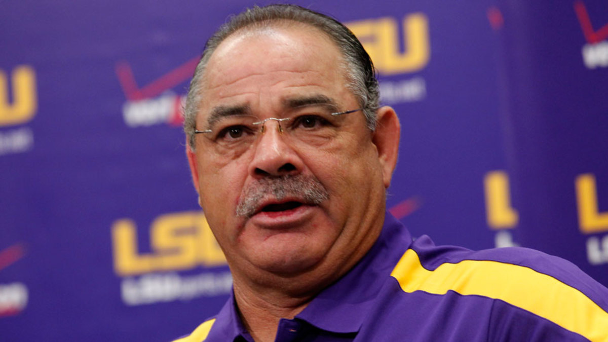 A&M DC John Chavis’ lawsuit LSU moved to federal court - Sports Illustrated