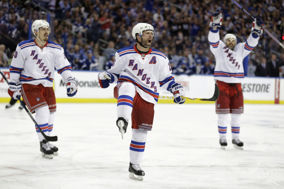 Lundqvist stands tall, Rangers beat Lightning 5-1 in Game 4 - Sports ...