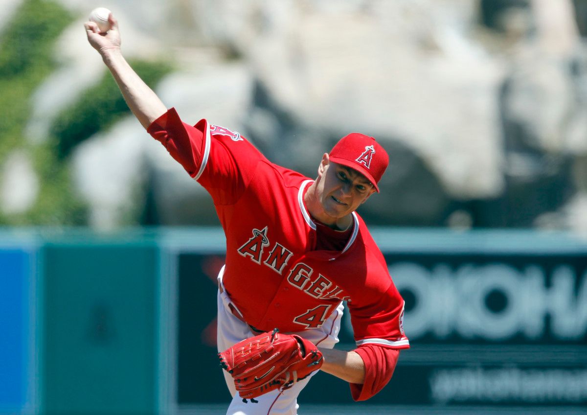 Angels pitcher Richards has no-hitter through 6 vs. Astros - Sports ...