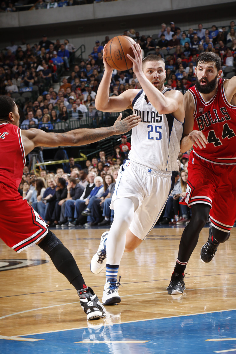 Barea hits career-high 7 3s, Mavericks top Bulls 118-111 - Sports ...