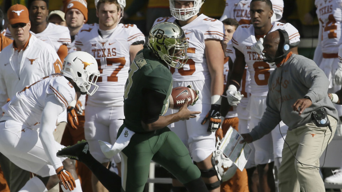 Video: Baylor Bears, Texas Longhorns get in fight, benches clear ...