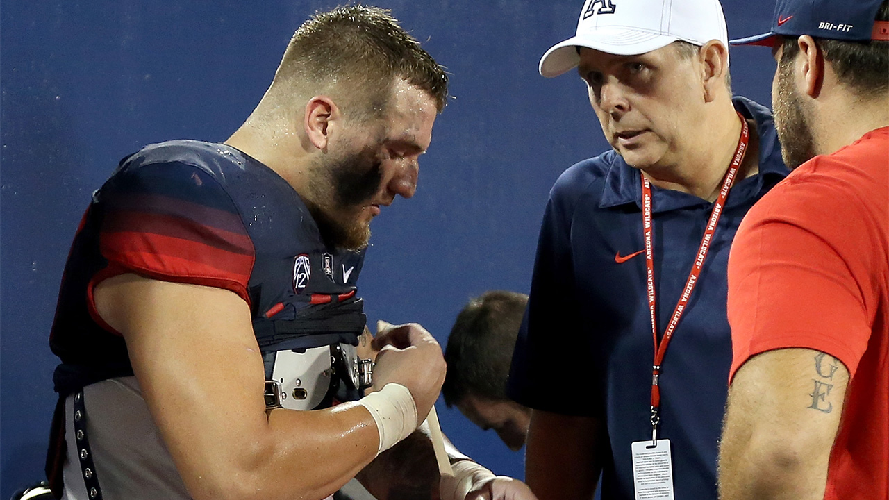 Arizona LB Scooby Wright's injury status unknown after leaving game ...