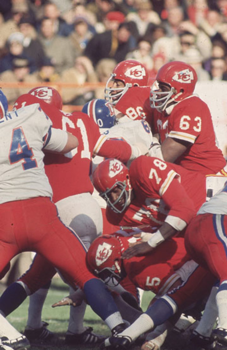 NFL Hall of Famer Bobby Bell, 74, imparts wisdom to the Class of 2015 ...
