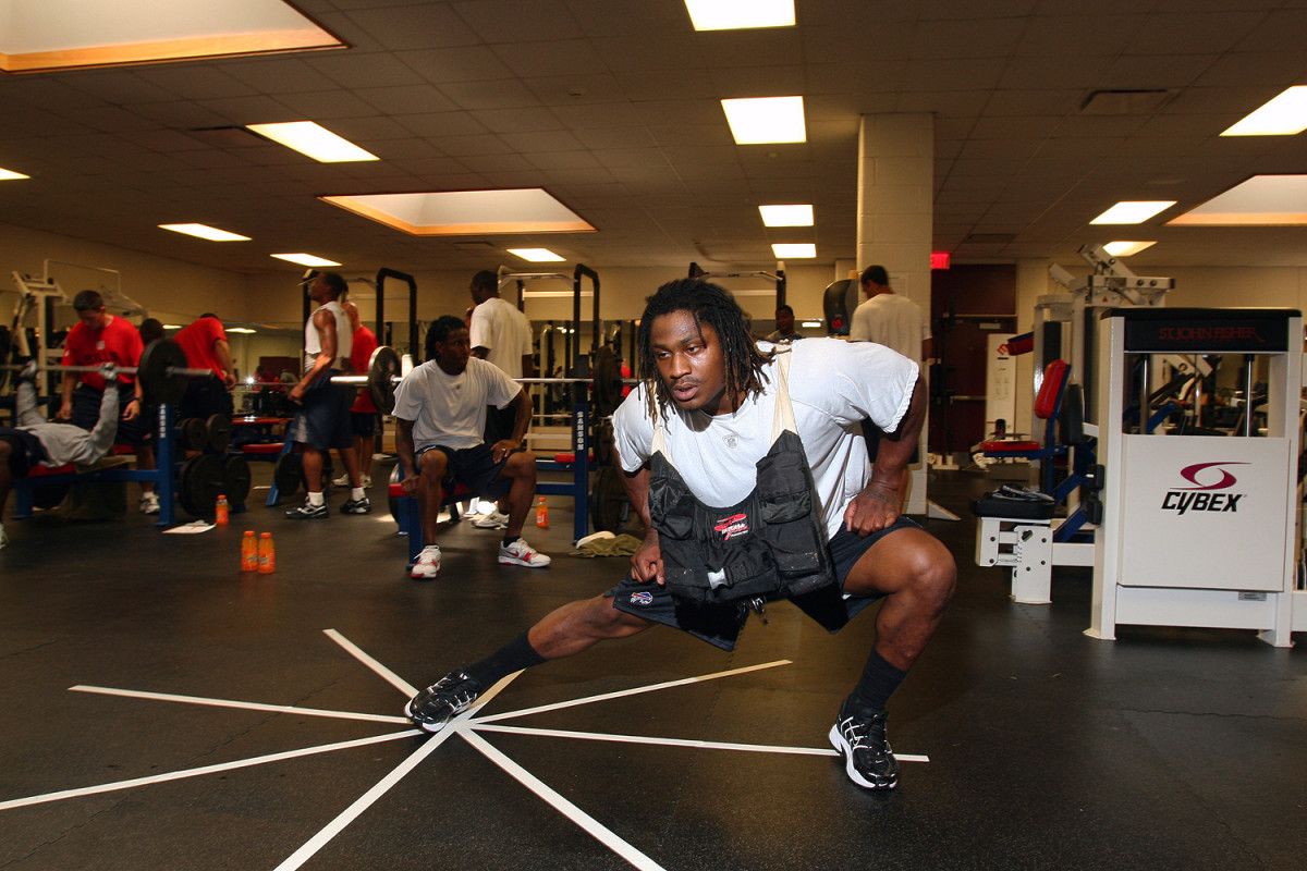 Marshawn Lynch's training captured by SI photographers - Sports Illustrated