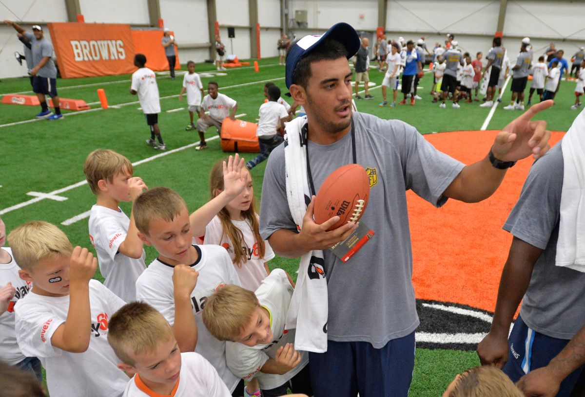 NFL schooling rookies on life as professionals - Sports Illustrated