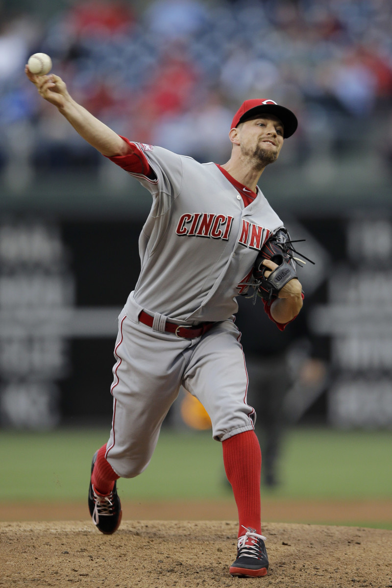 Phils rally for 5-4 win over Reds on pitcher's error in 11th - Sports ...