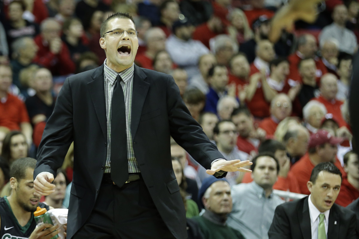 Bradley Braves basketball coach: Green Bay's Brian Wardle hired ...