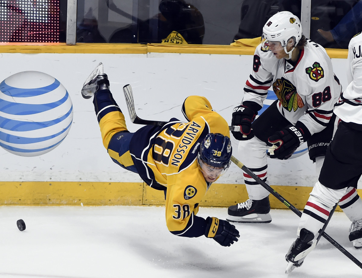 Preds beat Blackhawks 5-1, Kane extends streak to 24 games - Sports ...