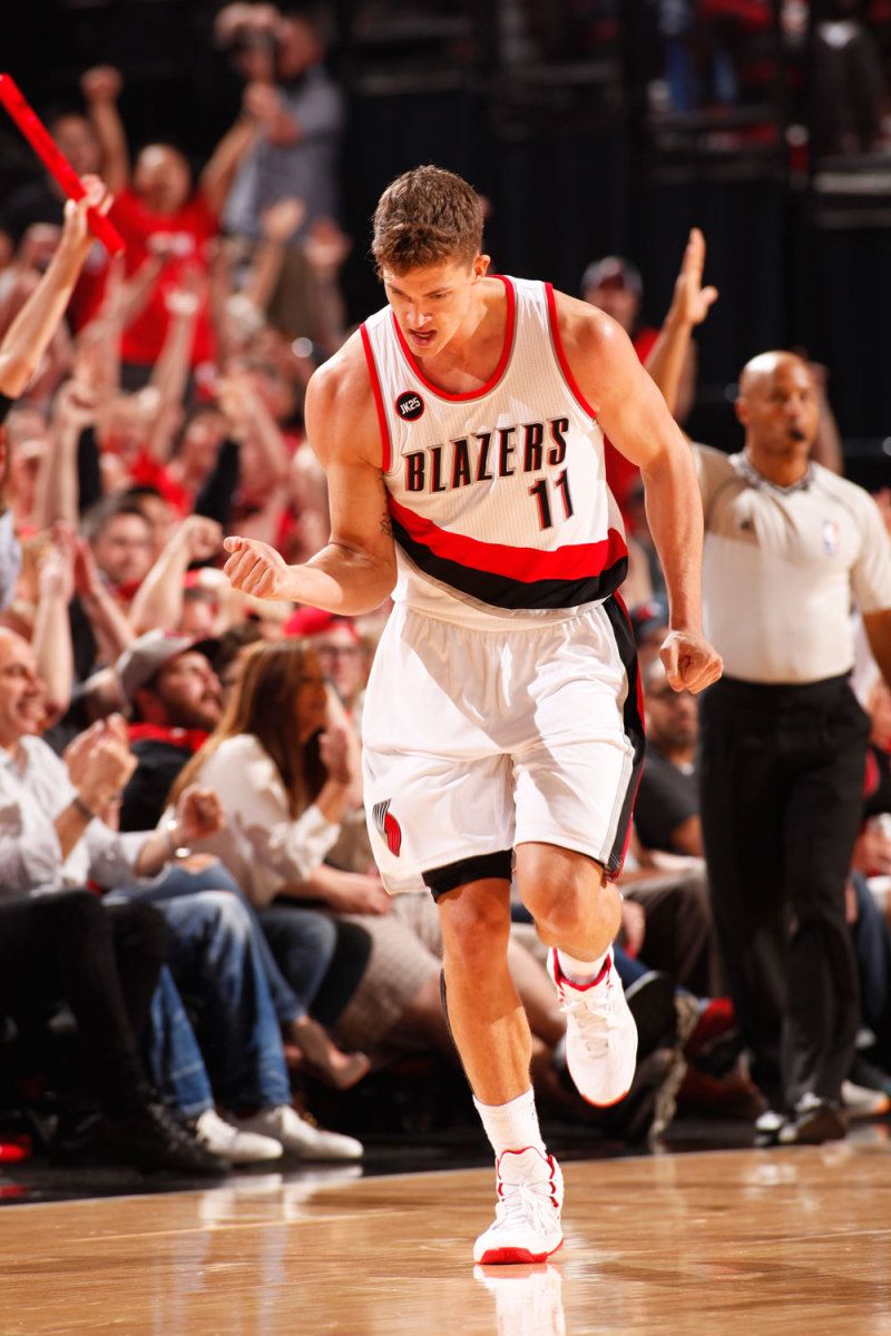 Meyers Leonard's dog will be in his wedding thanks to Twitter - Sports ...