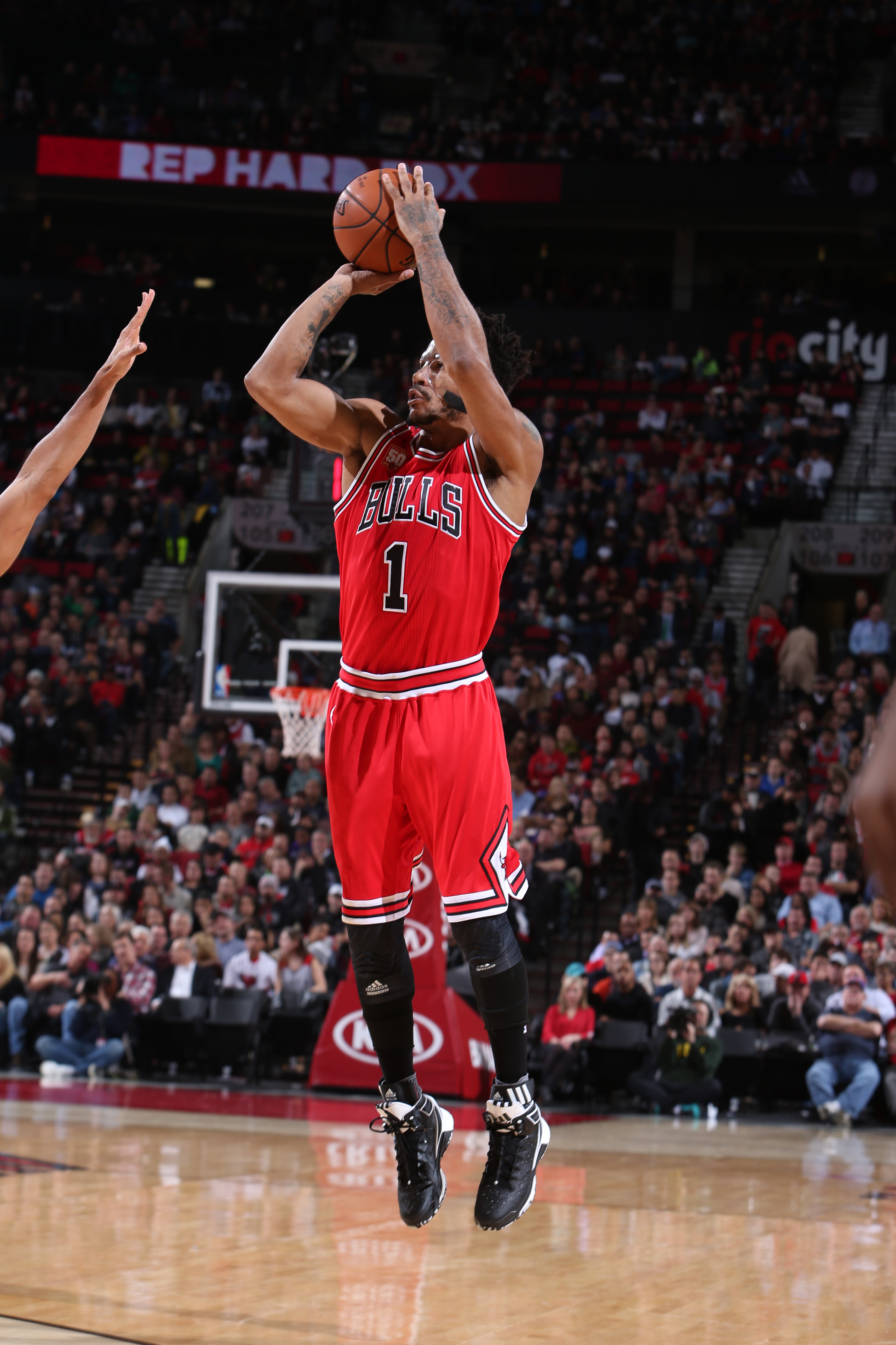 Butler scores 22, Bulls beat Blazers in Rose's return - Sports Illustrated