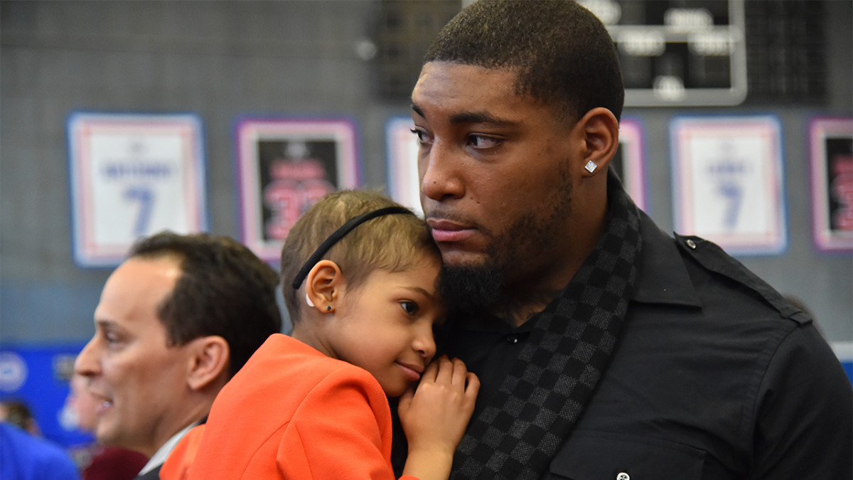 Devon Still announces daughter Leah is cancer-free - Sports Illustrated