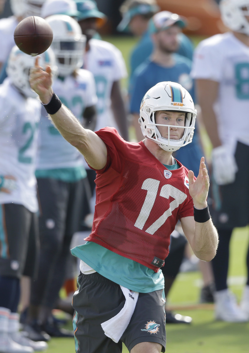 Ross gives his Dolphins a simple start-of-camp message: Win - Sports ...