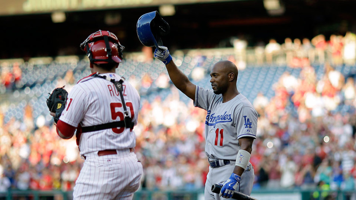 Video: Jimmy Rollins gets standing ovation in return to Philadelphia ...