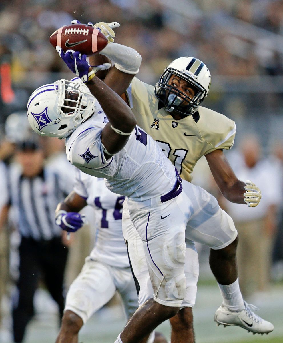 Long field goal helps Furman stun UCF 16-15 - Sports Illustrated