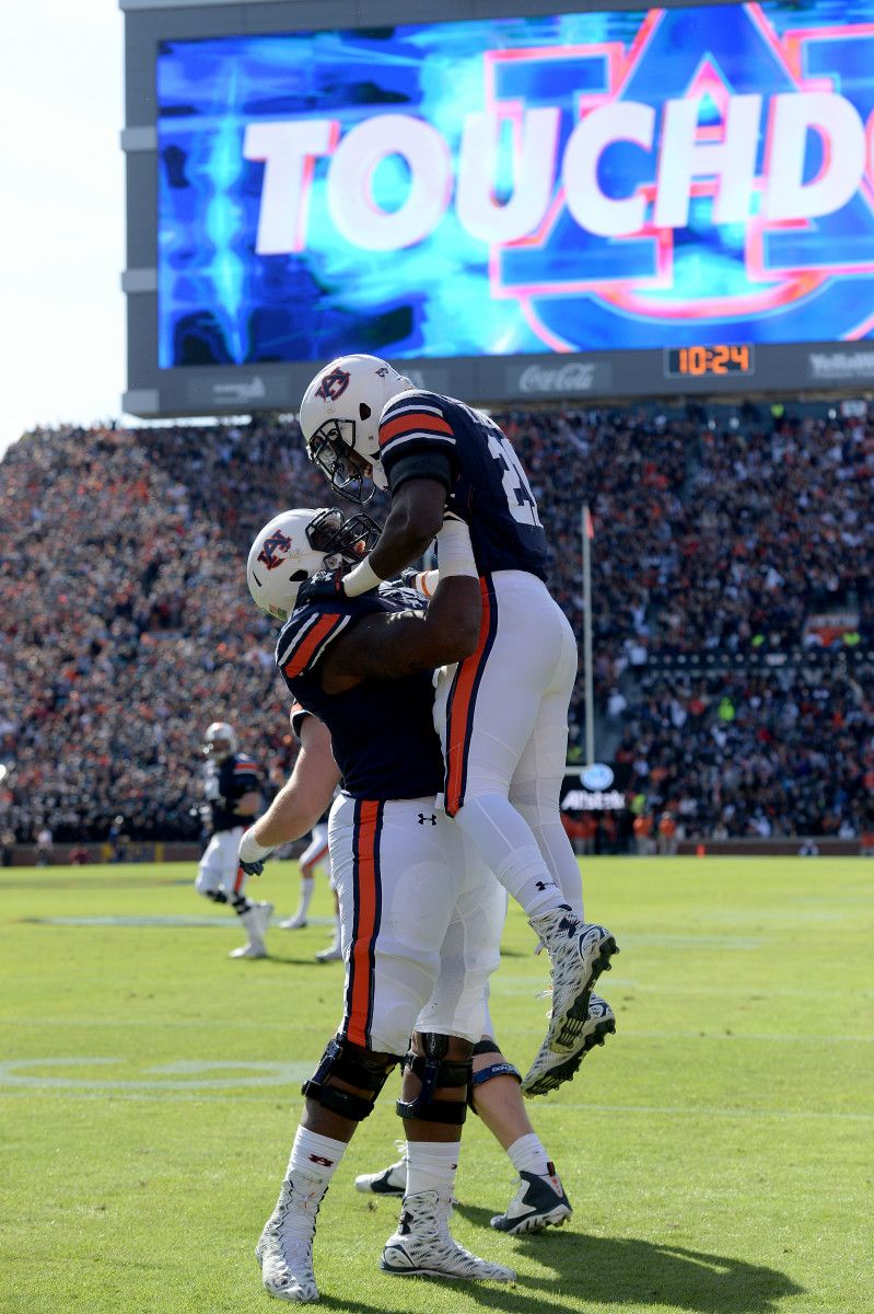 McKenzie's punt return lifts Georgia past Auburn, 20-13 - Sports ...