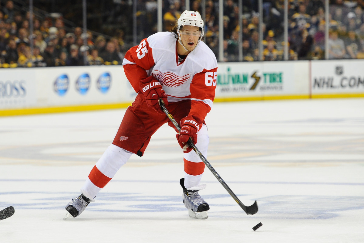 Detroit Red Wings sign restricted free agent defenseman Danny DeKeyser ...