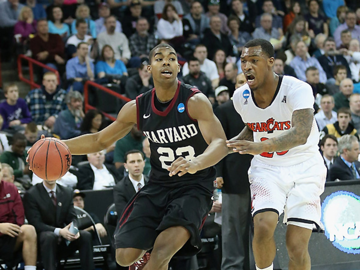 Harvard Crimson score second upset of the day, beating Cincinnati 61-57 ...