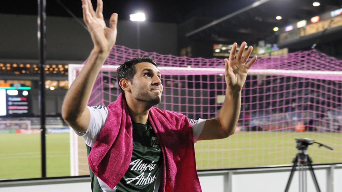 Diego Valeri's two goals keep Portland alive, earn top MLS Week 31 ...