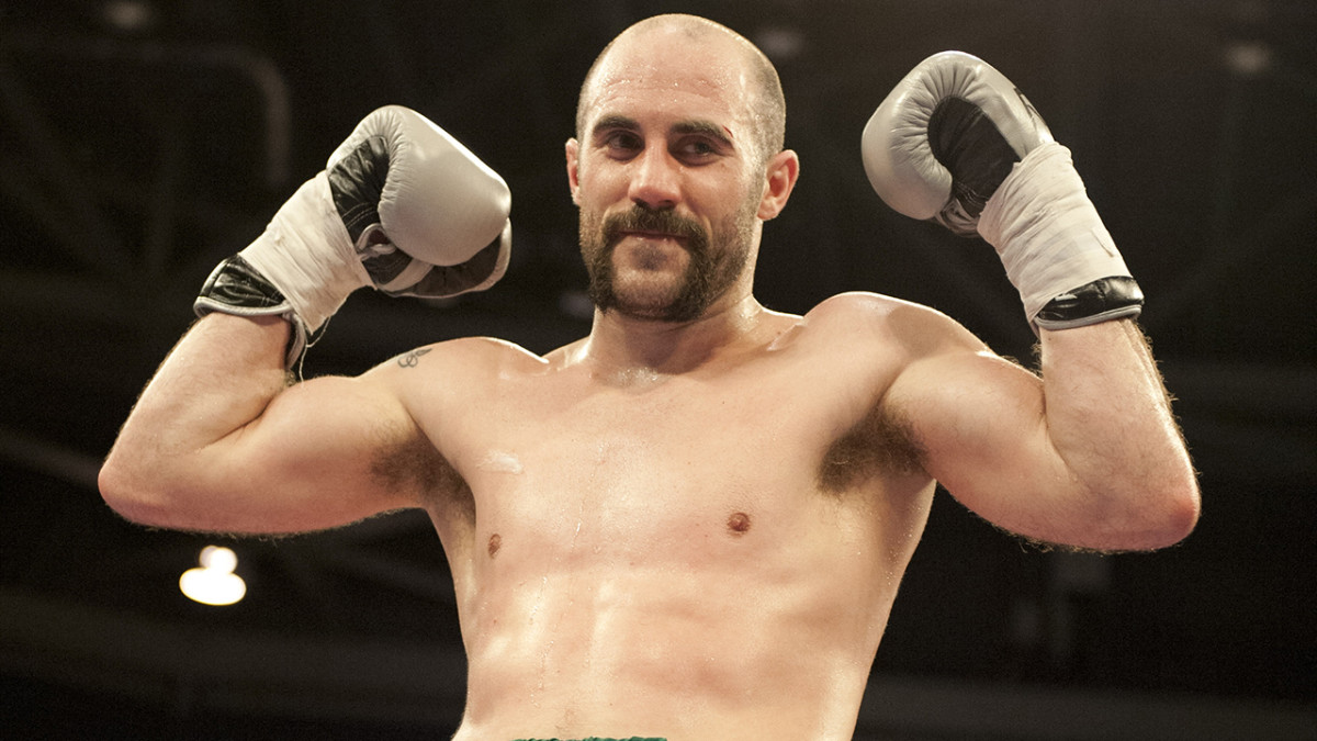 Boxer Spike O'Sullivan gets stool thrown at him - Sports Illustrated