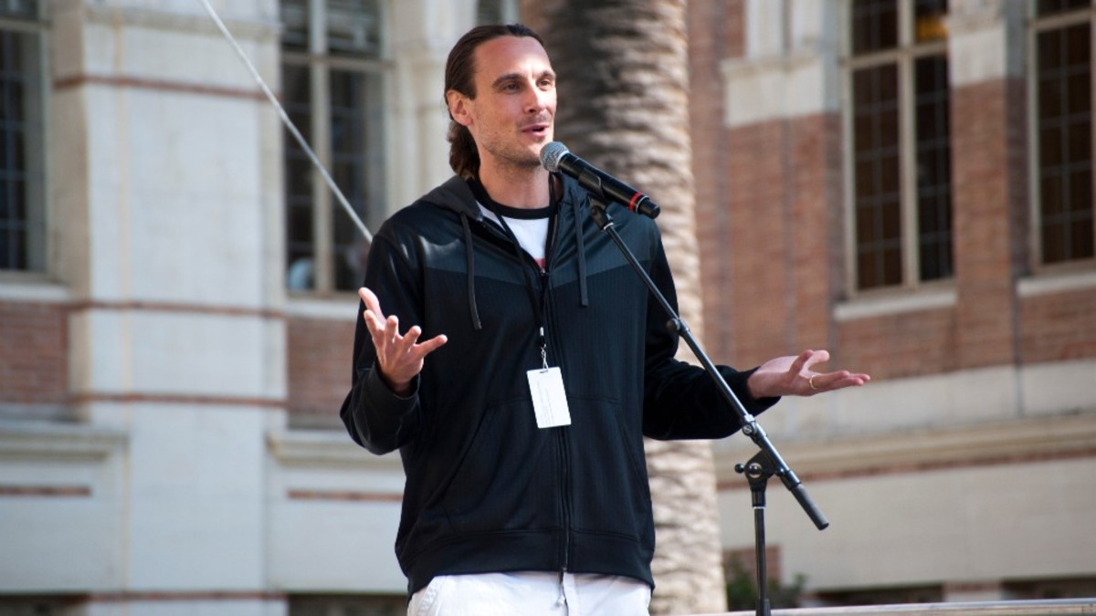 Former punter Chris Kluwe blasts Vikings on Twitter - Sports Illustrated