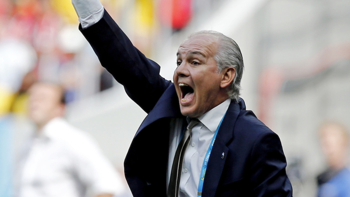 Argentina coach Alejandro Sabella almost passed out after near-goal ...