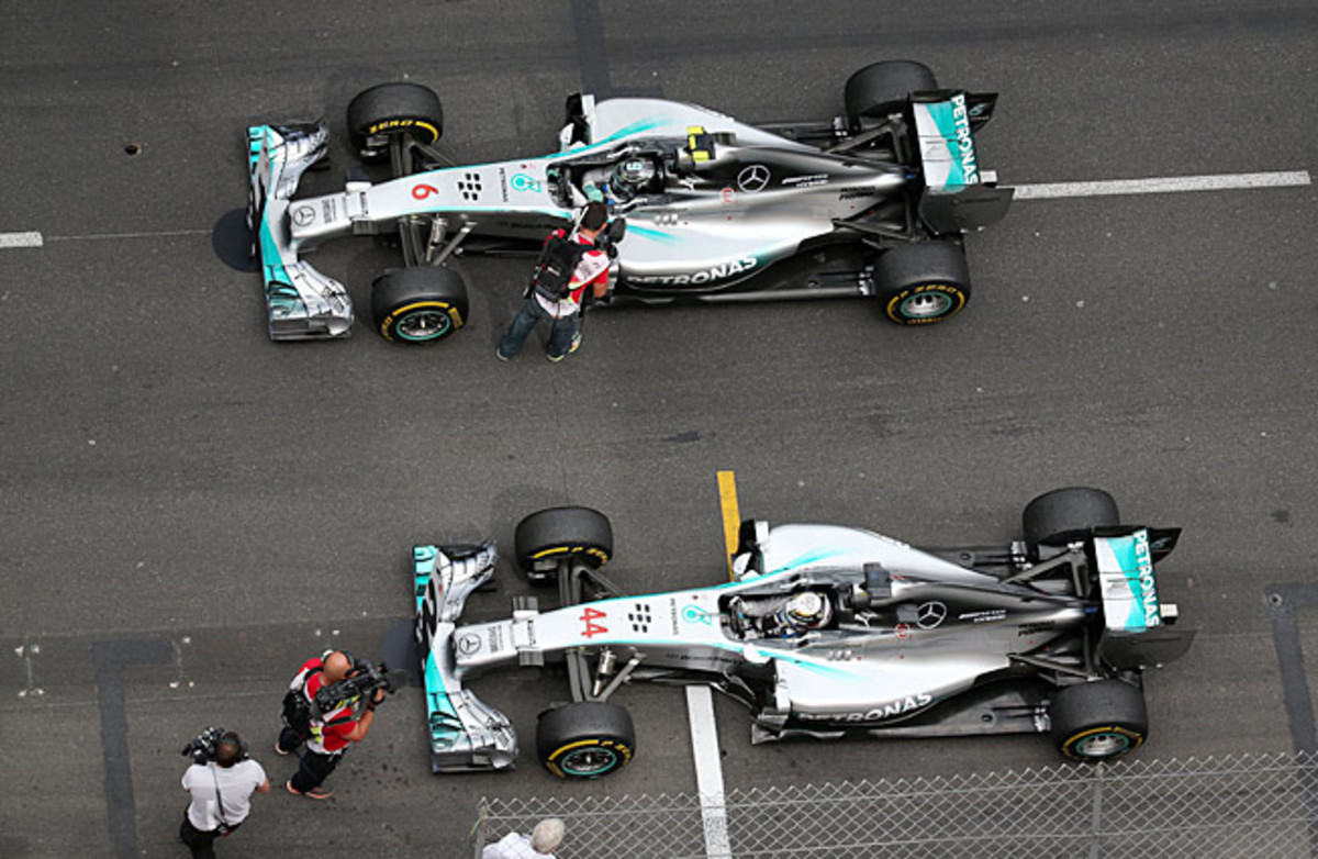 Trying times for Mercedes F1 teammates Hamilton, Rosberg - Sports ...