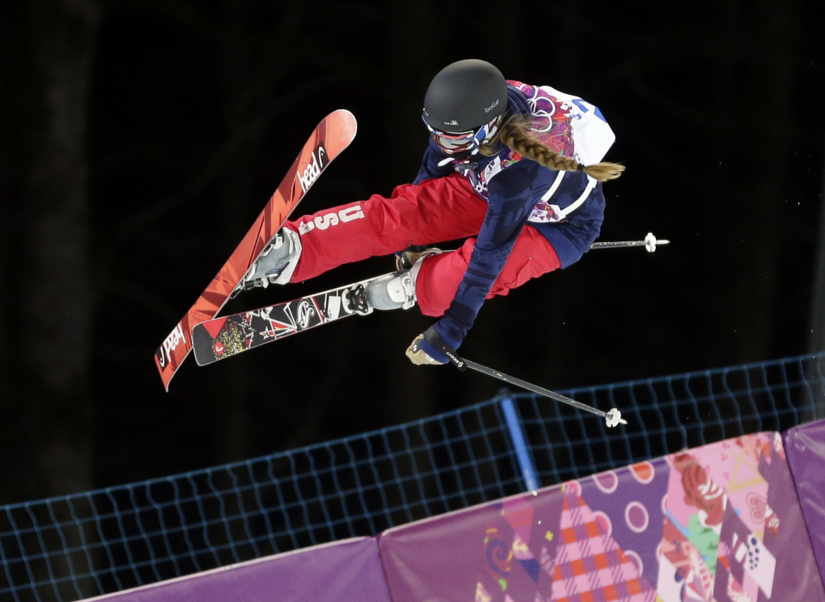 Bowman of US claims gold in women's ski halfpipe - Sports Illustrated