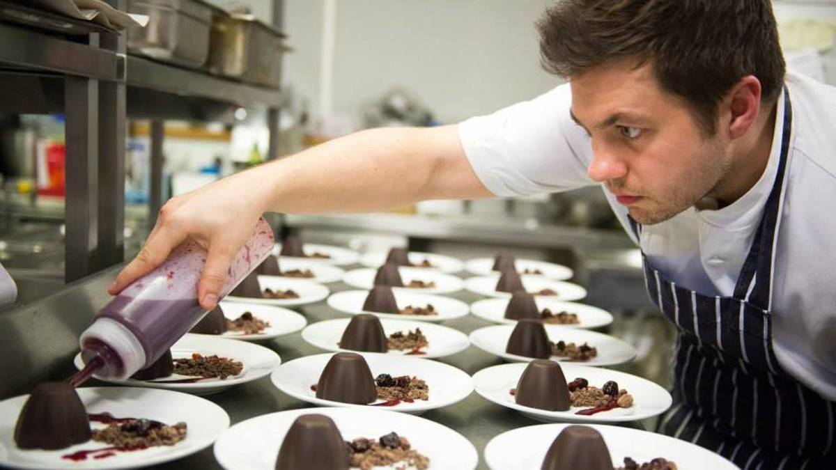 Chef sets record by cooking for 41 consecutive hours - Sports Illustrated
