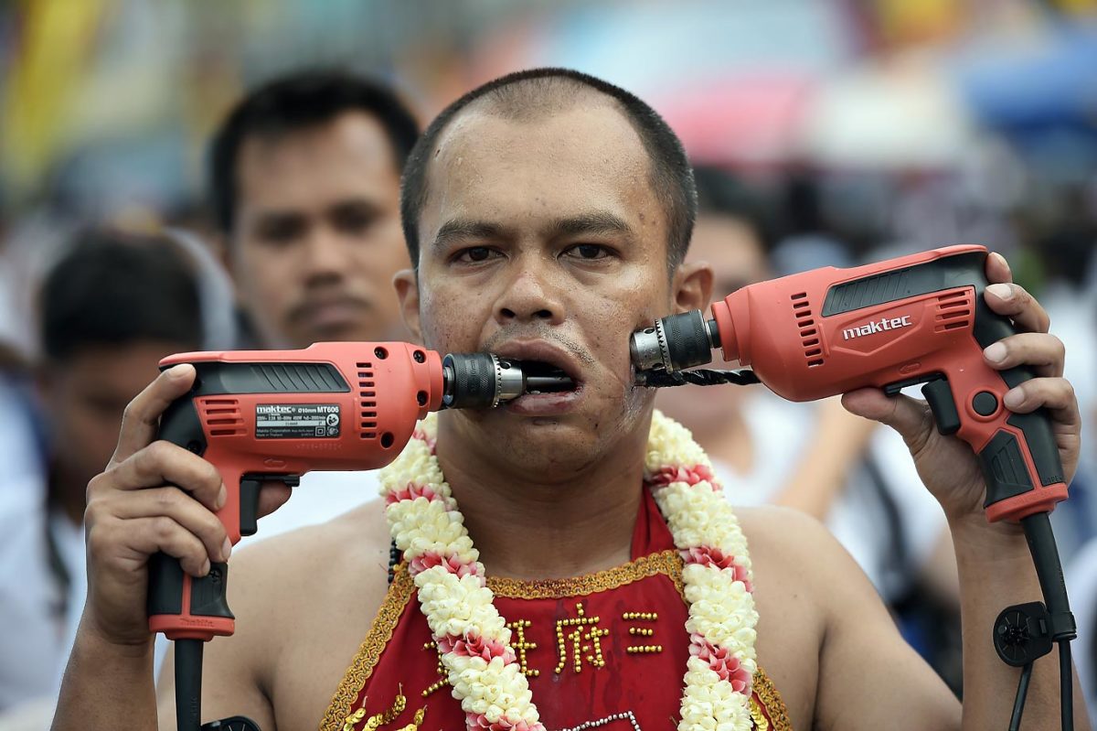 Hot Clicks: Swords In Mouth and Other Wacky Photos - Sports Illustrated