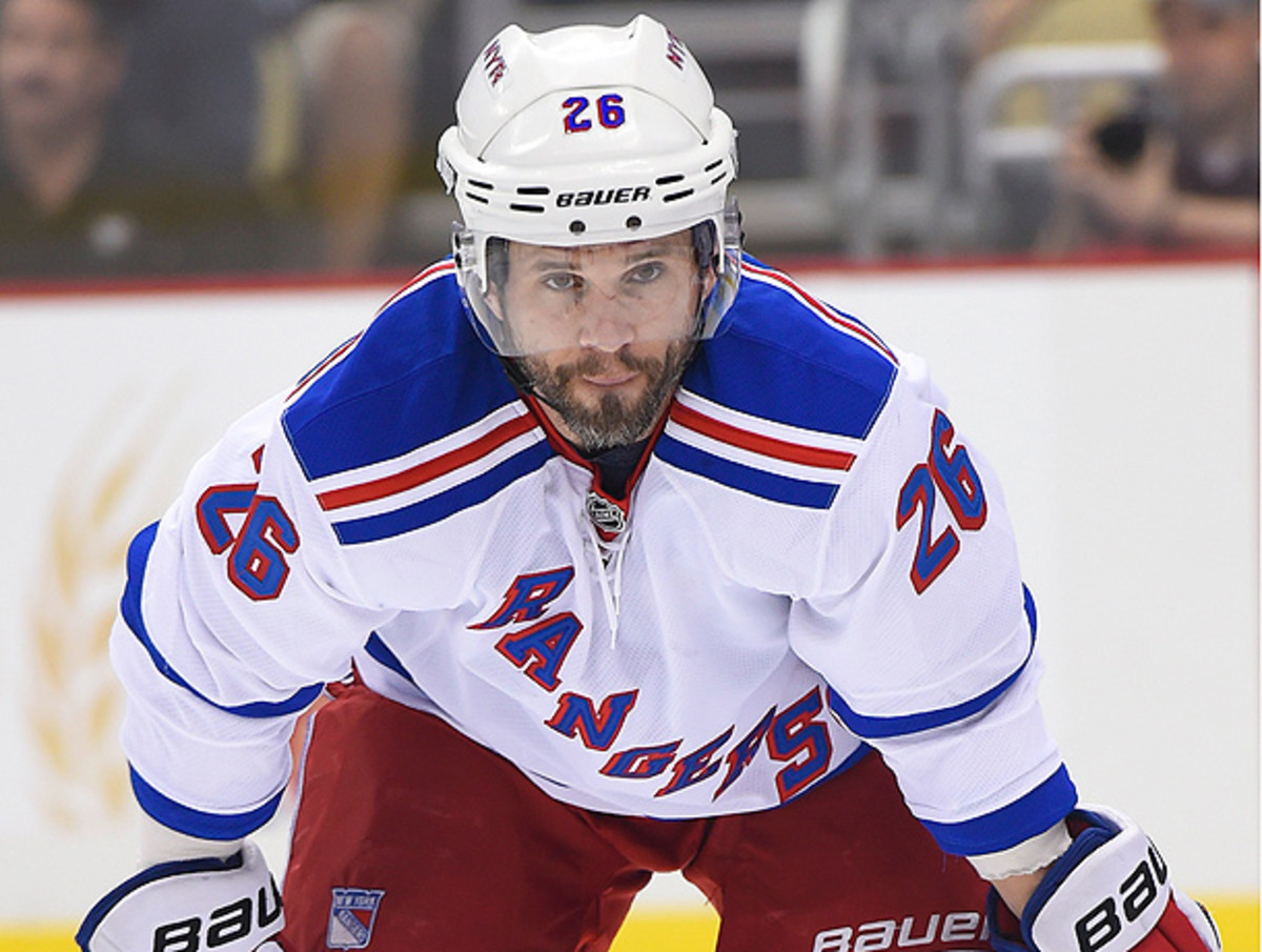 Top Line: The last of Corsi; Rangers win one for Martin St. Louis; more ...