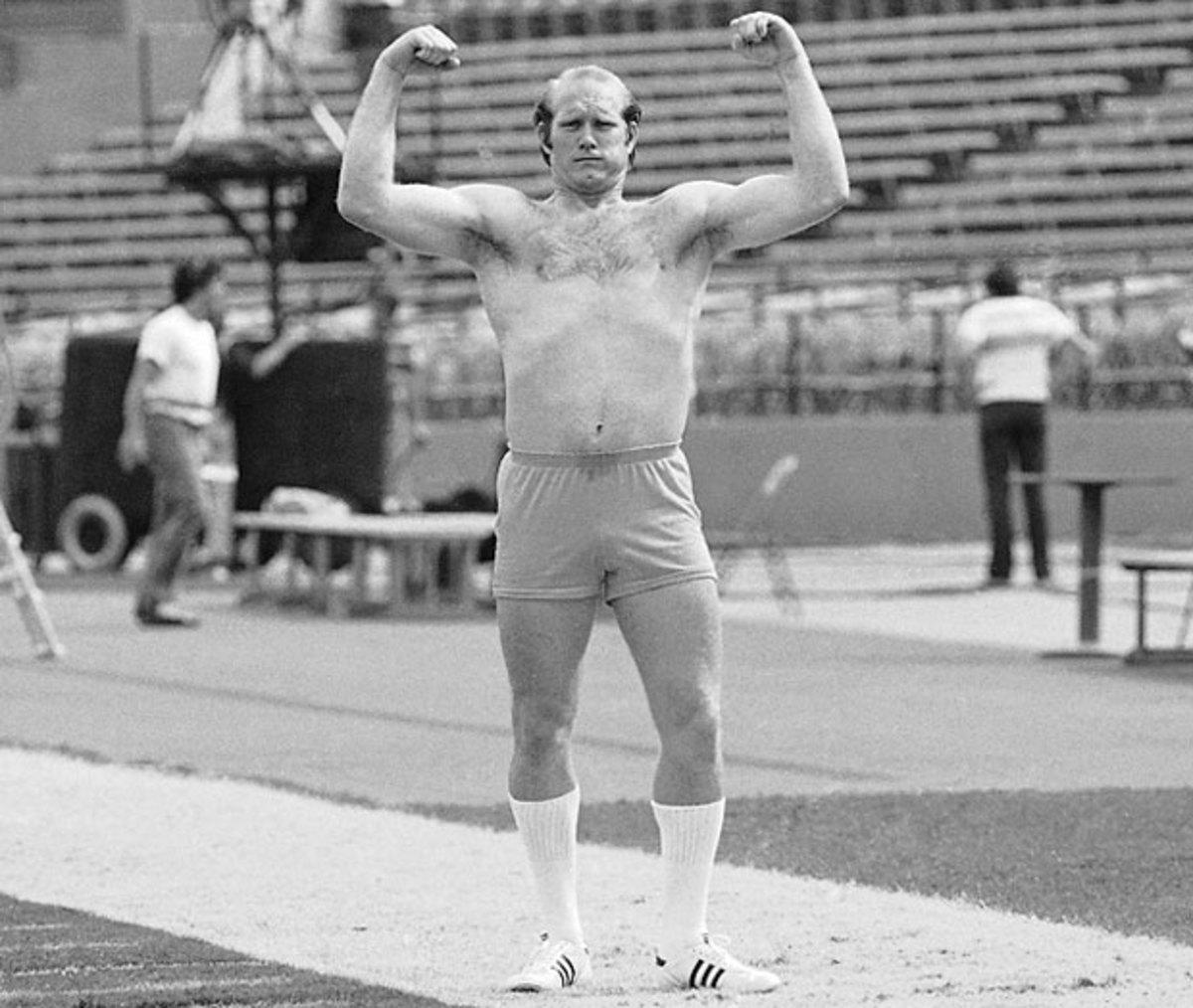 Hot Clicks: Miami Fan Celebrates Start Of Football Season - Sports ...