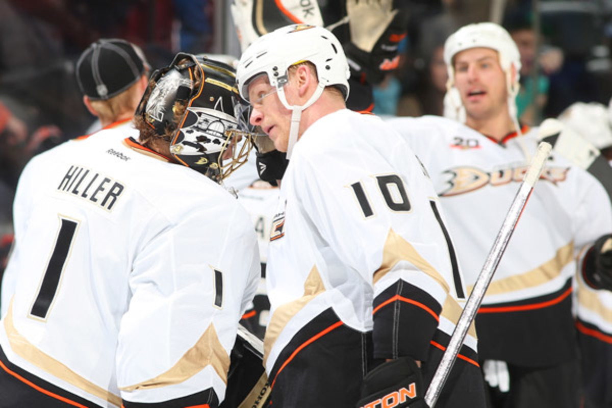 Ducks score six goals in 2nd period to beat Avs in wild game - Sports ...