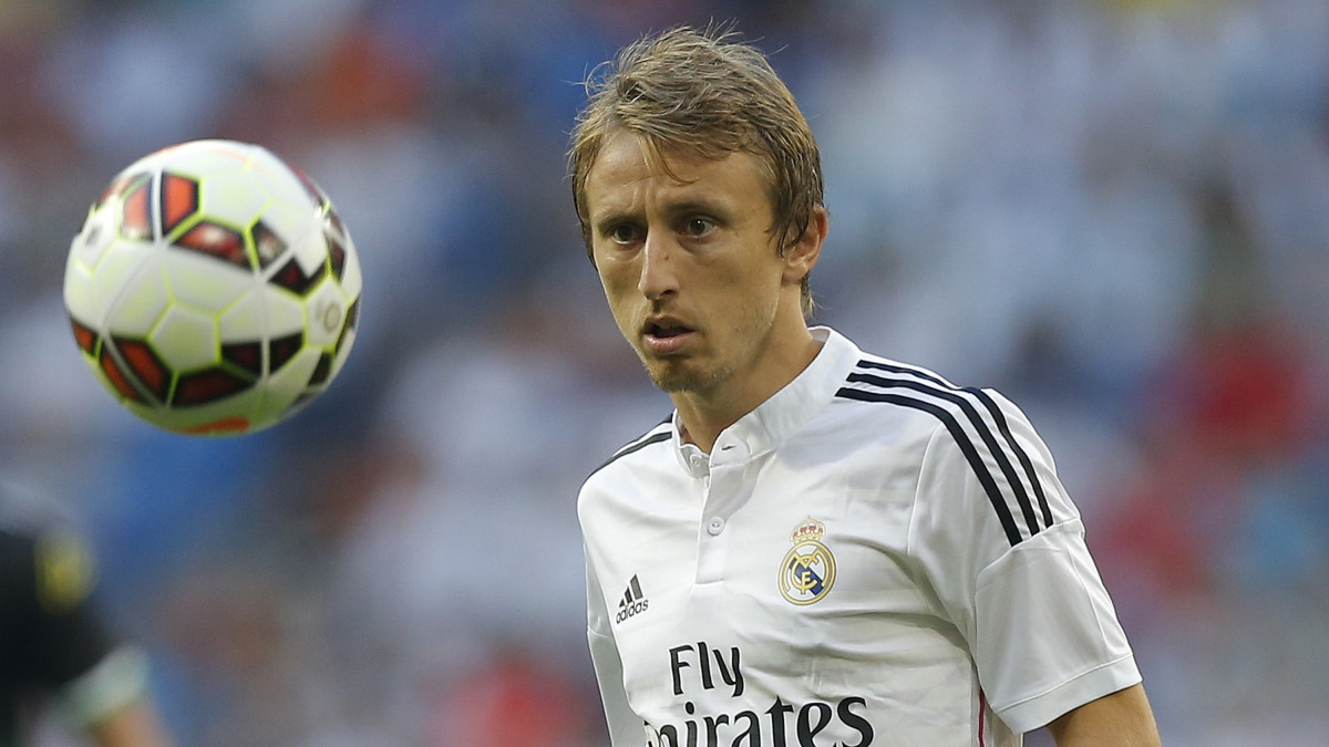 Luka Modric injury: Real Madrid midfielder (thigh) out three months ...