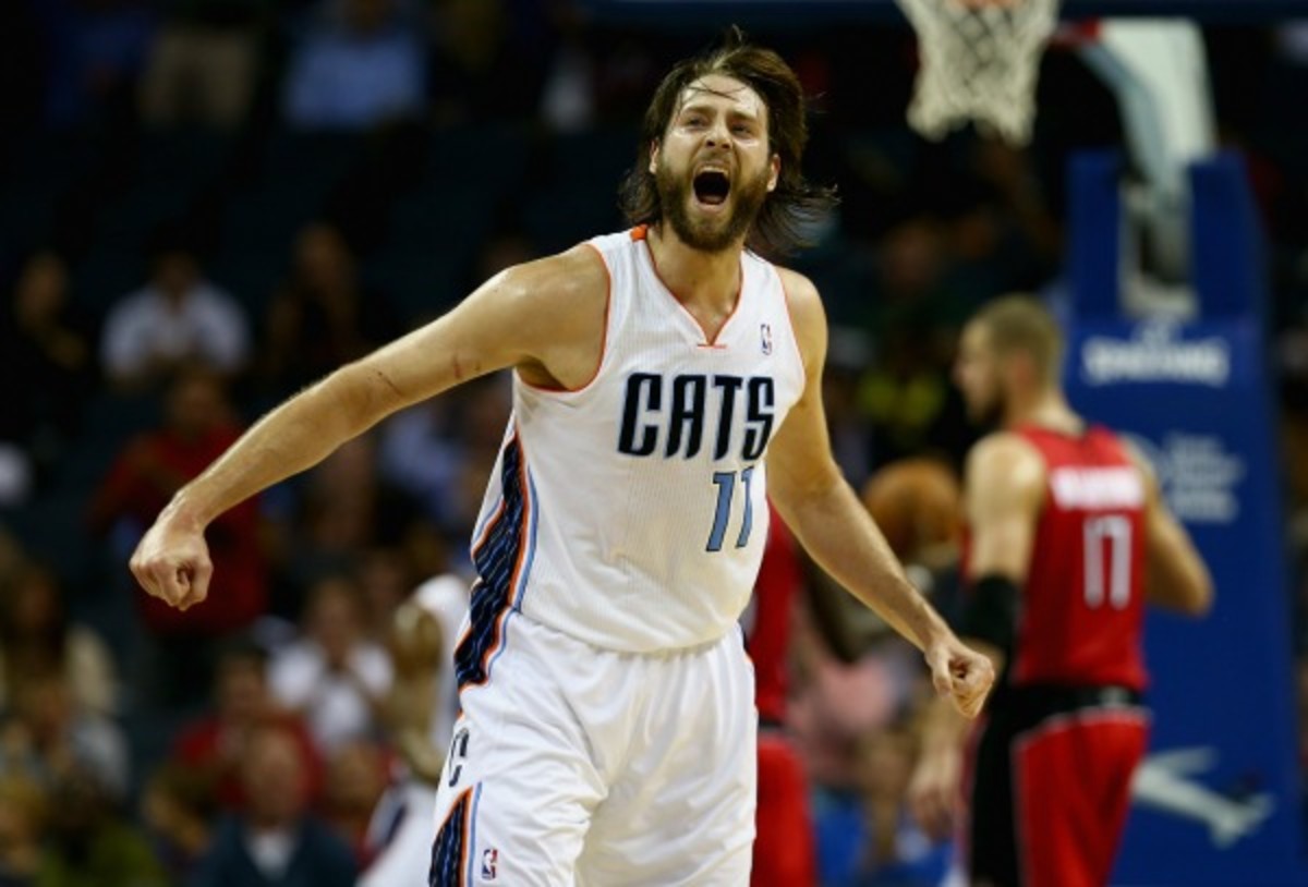 Report: Hornets' Josh McRoberts opts out of final contract year ...