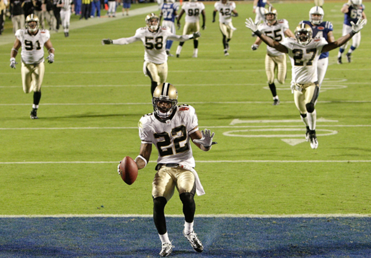 Raiders' Tracy Porter makes history with pick-six of Eli Manning ...