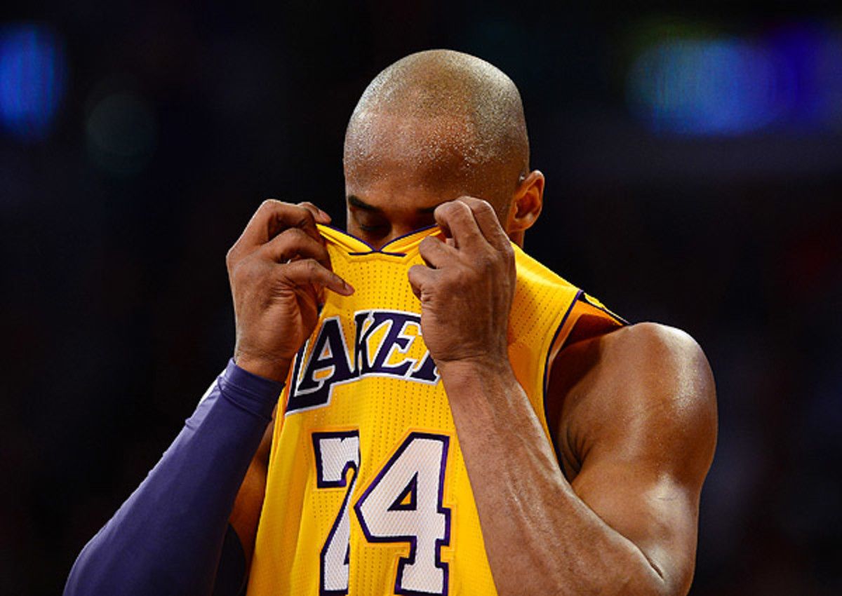 Lakers' Kobe Bryant undergoes surgery on Achilles tear, eyes recovery ...
