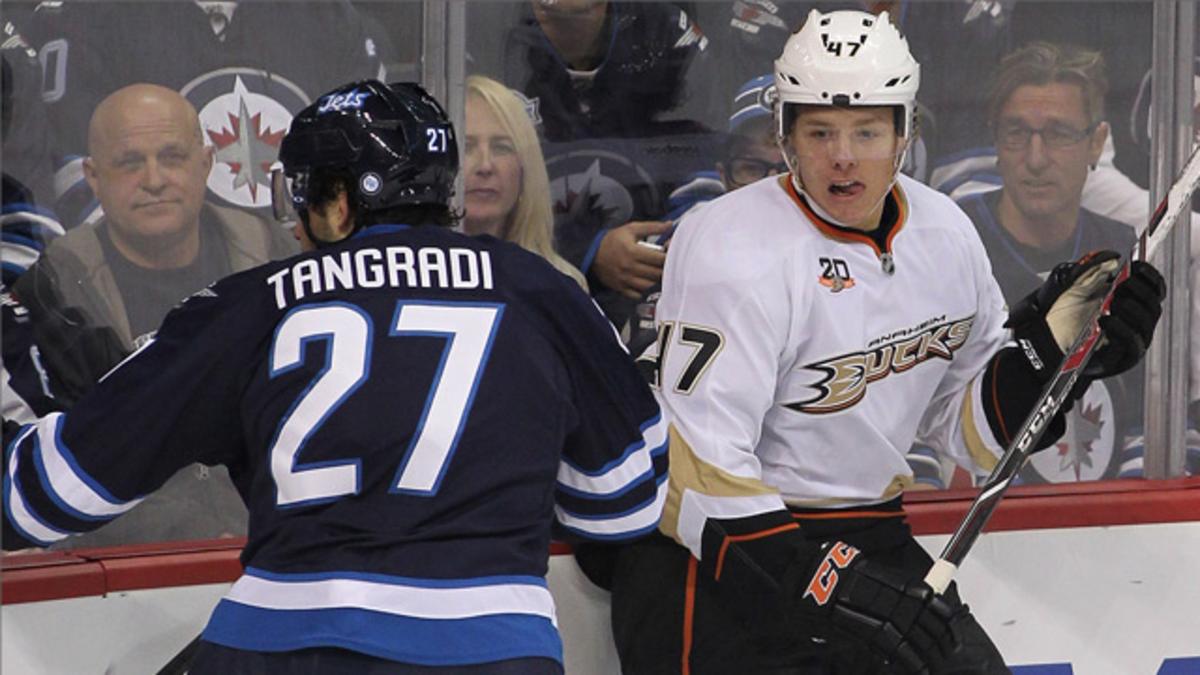 Perry lifts Ducks in Selanne's farewell to Winnipeg - Sports Illustrated